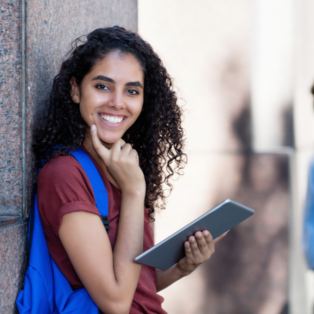 Custom HubSpot API Surpasses Enrollment Goal forLMEG | Case Study
