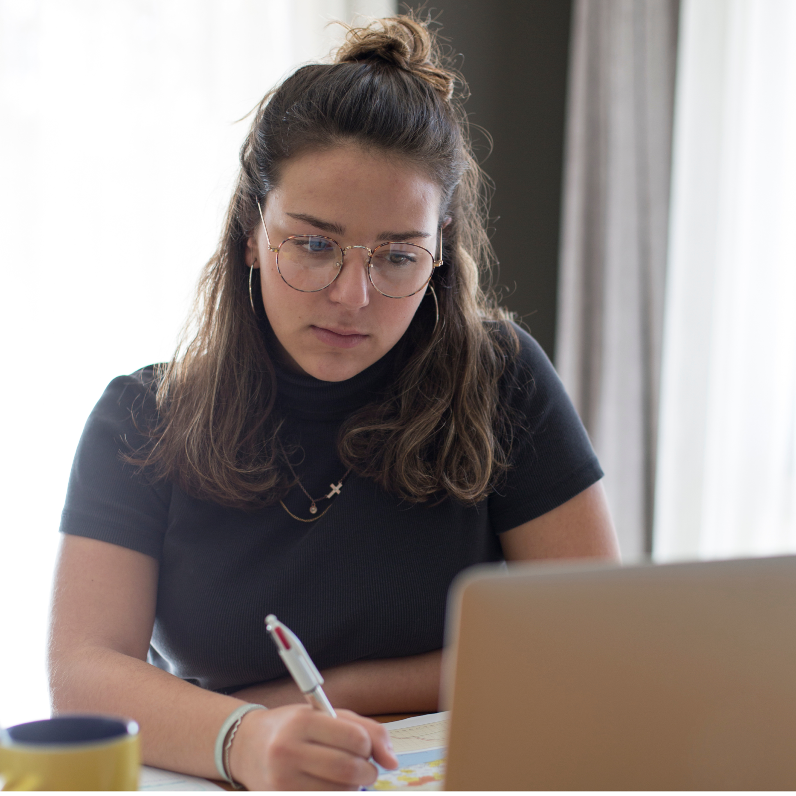 Custom HubSpot API Surpasses Enrollment Goal forLMEG | Case Study